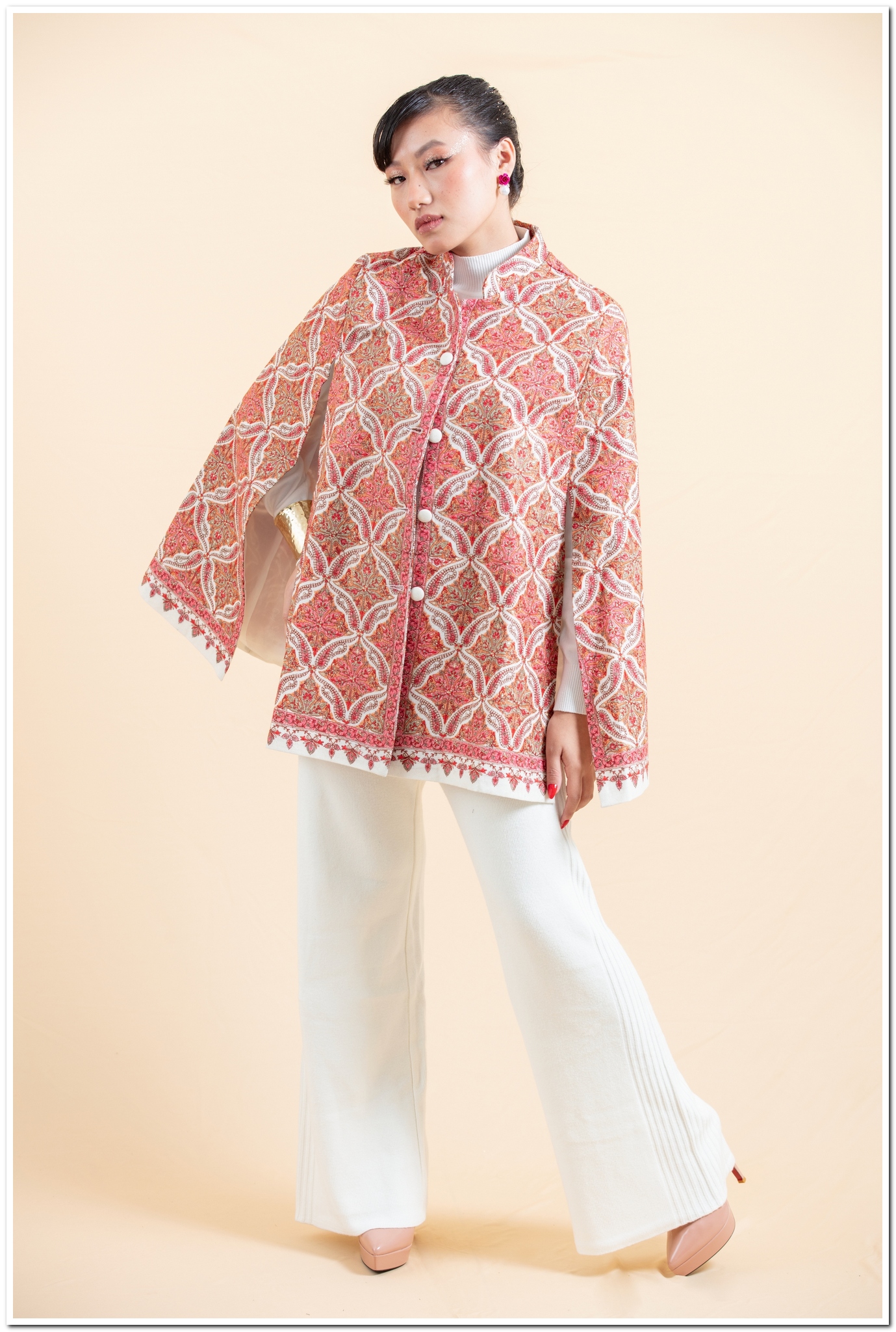Red & White Mist Jamavar Cape - The Vintage Weaves
